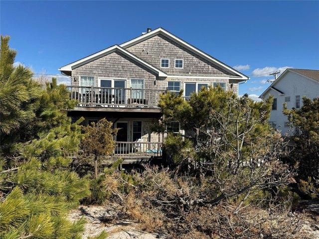 301 Lewis Walk, Cherry Grove, NY 11782