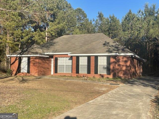 301 Lilly Ln, Tuskegee, AL 36083