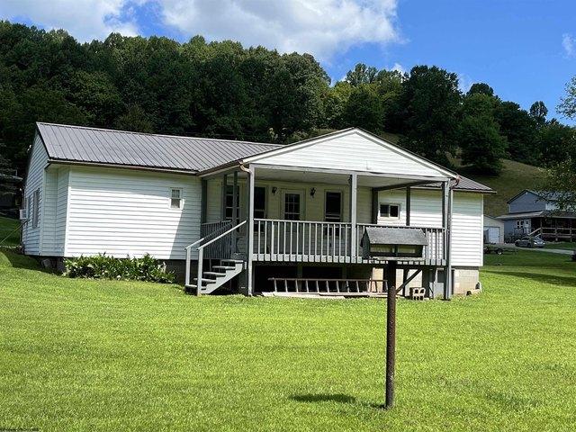 301 Lucy Ln, Buckhannon, WV 26201