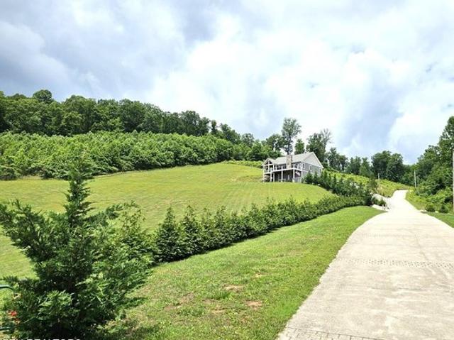 301 Mountain Way, Sharps Chapel, TN 37866