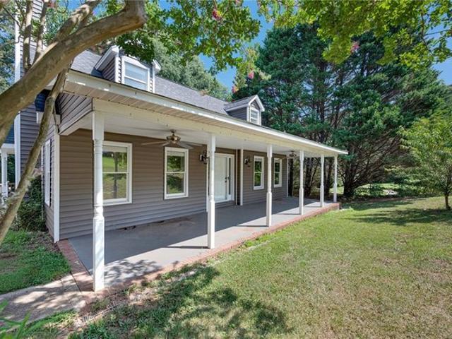 301 Mountain View Ct, Greenville, SC 29611