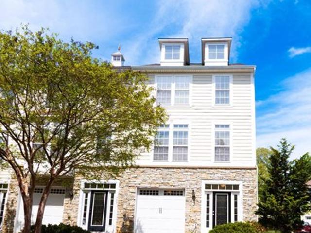 301 Monroe Point Dr, Colonial Beach, VA 22443