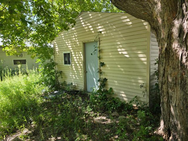 301 Main Street W