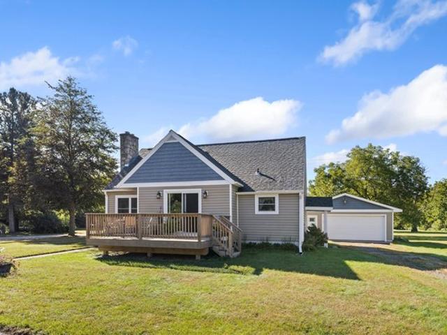 301 Michaels St, Cochrane, WI 54622