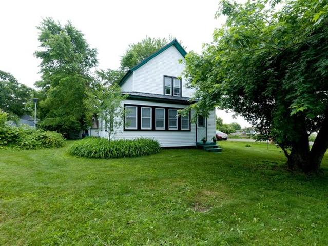 301 N 10th St, Cameron, WI 54822