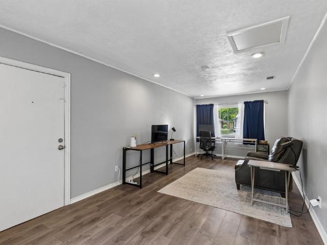 301 N Cottonwood Dr, Richardson, TX 75080 | MLS #21236
