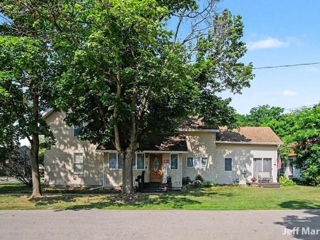 301 N Clay St, Greenville, MI 48838