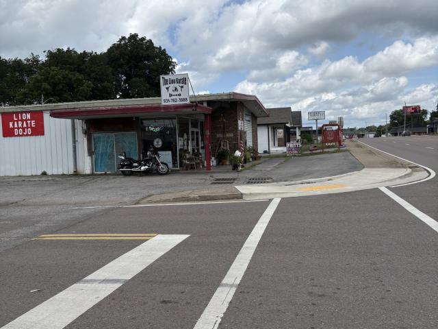 301 N Locust Ave