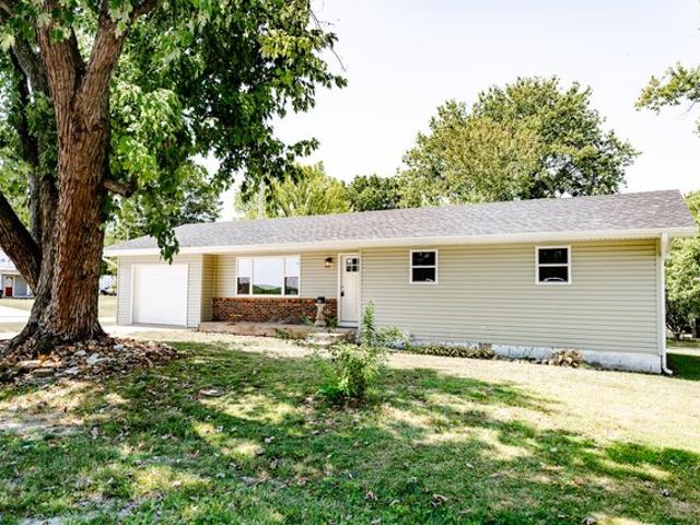 301 N Olive St, Pierce City, MO 65723