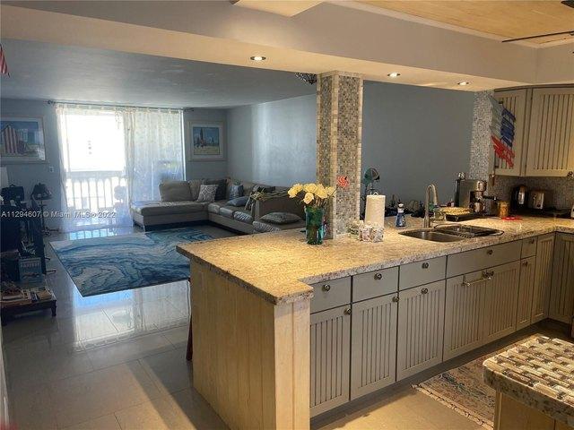 301 NE 14th Ave Apt 601, Hallandale Beach, FL 33009