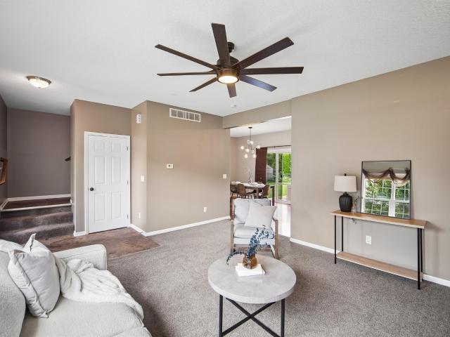 301 NW 10th Circle