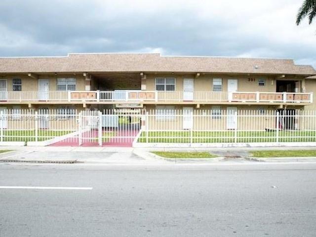 301 NW 177th St #202, Miami Gardens, FL 33169