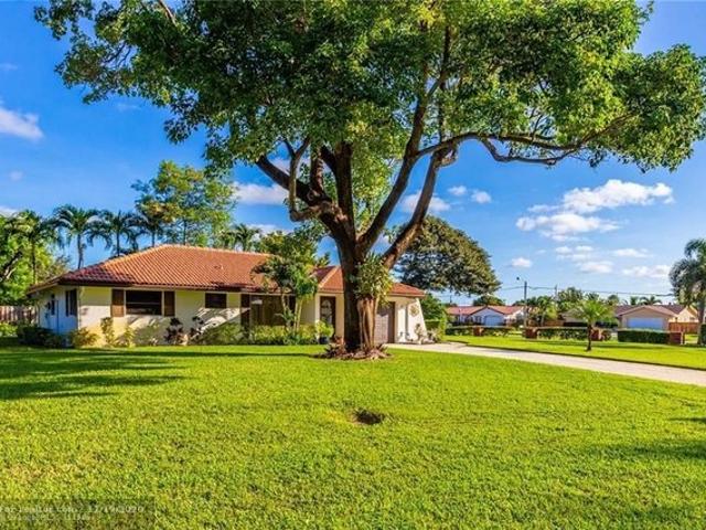 301 NW 42nd St, Boca Raton, FL 33431