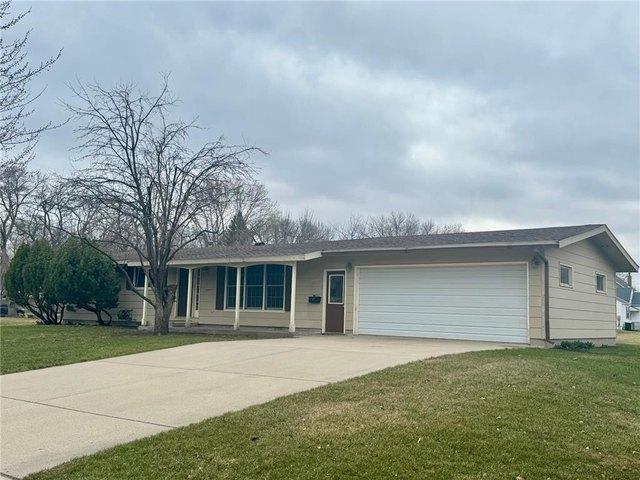 301 S 4th St, Olivia, MN 56277