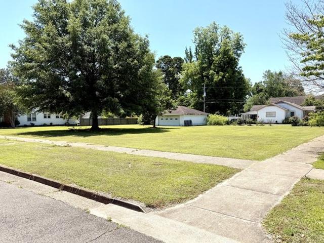 301 S 5th St, Amory, MS 38821