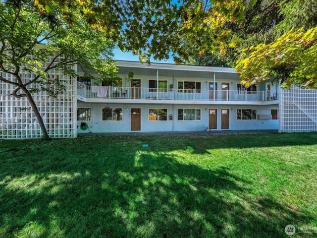 301 S 82nd St, Tacoma, WA 98408