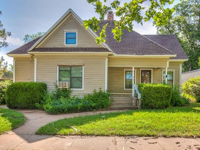 301 S Washington St, Bronte, TX 76933
