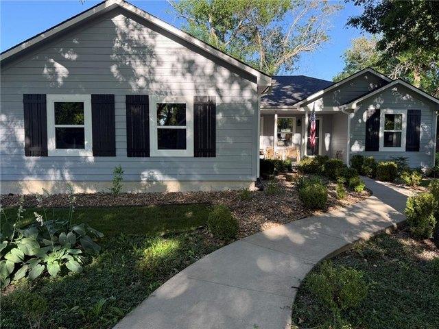 301 S Elm St, Louisburg, KS 66053