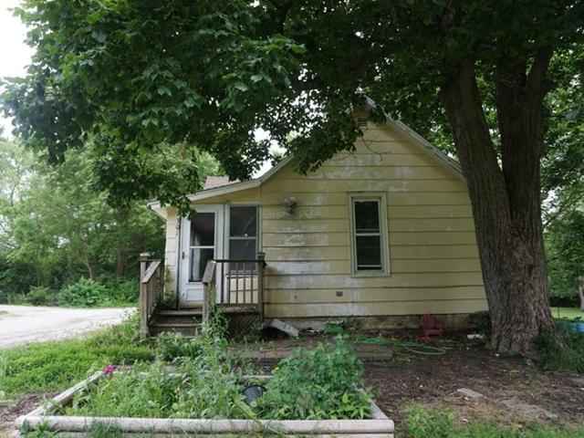 301 S Fourth St, Fisher, IL 61843