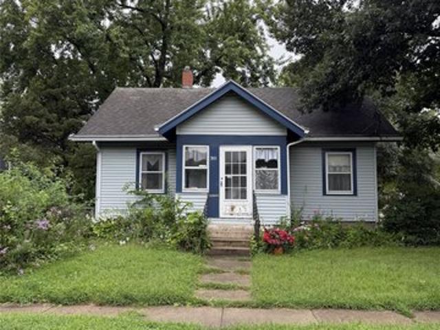 301 S Hazel Ave, Ames, IA 50010
