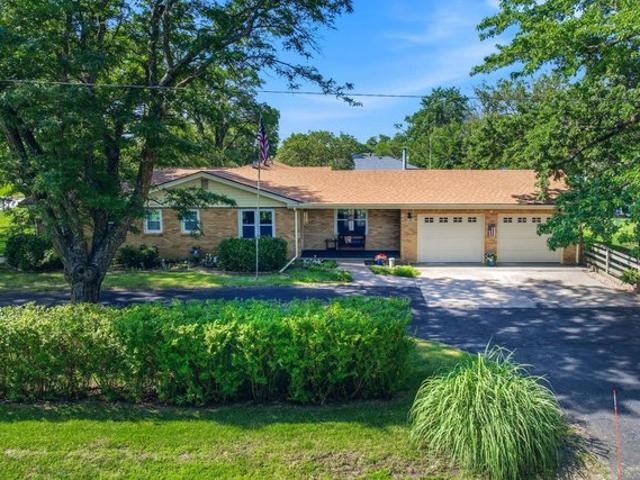 301 S Sunflower Ln, Andover, KS 67002