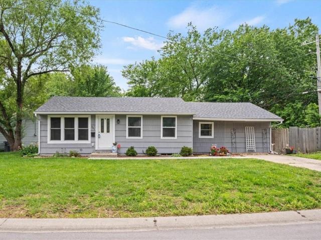 301 S Sunset Dr, Olathe, KS 66061 | MLS #2618 | Compass