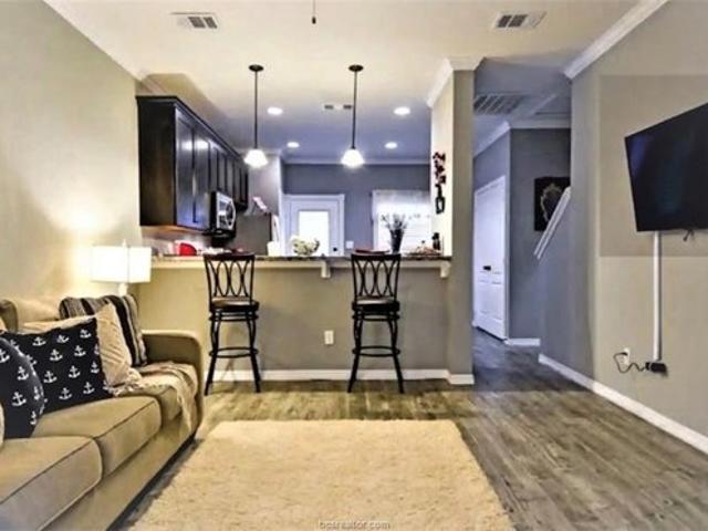 301 Southwest Pkwy Apt 317, College Station, TX 77840
