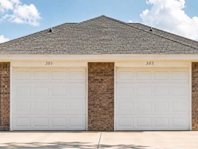 301 Schumacher Dr Unit 303, Burleson, TX 76028