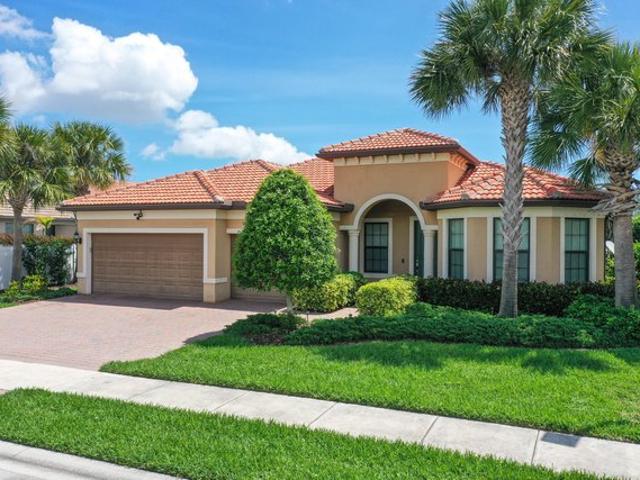 301 SE Huntington Cir, Port Saint Lucie, FL 34984