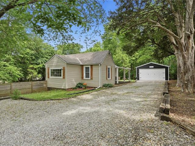 301 SE Moreland School Road