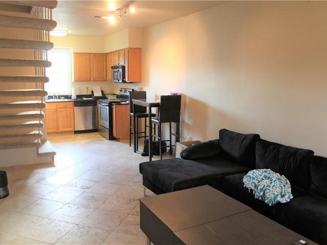 301 Seattle Street # 6