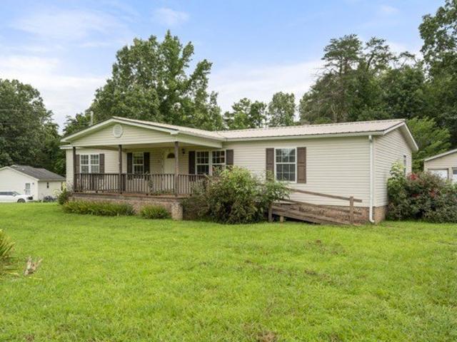301 Shirley Bates Dr, Clifton, TN 38425