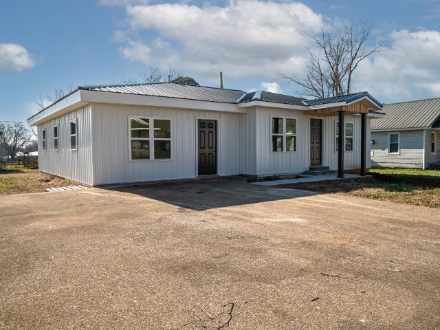 301 Simpson St