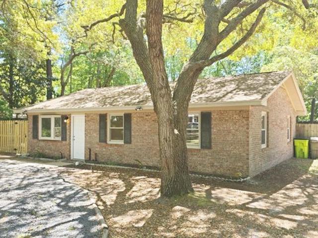 301 Stuart Ave, Southport, NC 28461