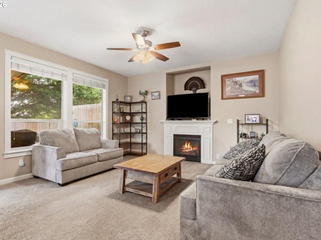 301 sw bell dr