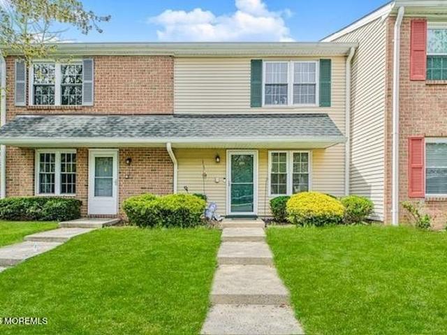 301 Palombi Ct, East Brunswick, NJ 08816