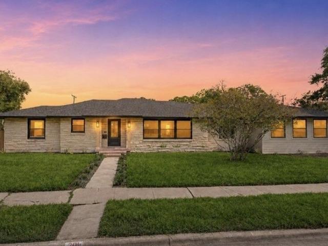 301 Pasadena Pl, Corpus Christi, TX 78411