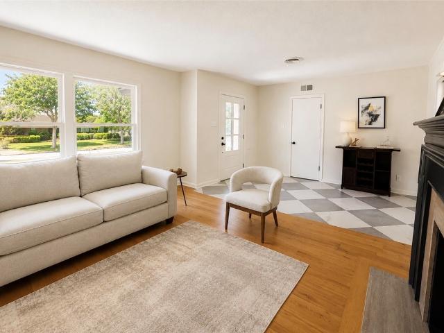 301 Pasadena Place