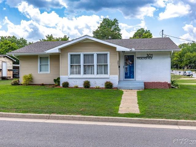 301 Preacher Roe Blvd, West Plains, MO 65775