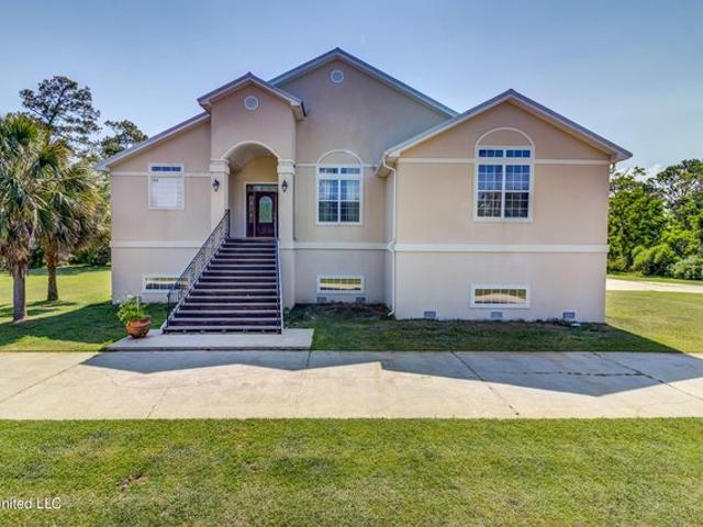 301 Prentiss Rd, Pass Christian, MS 39571