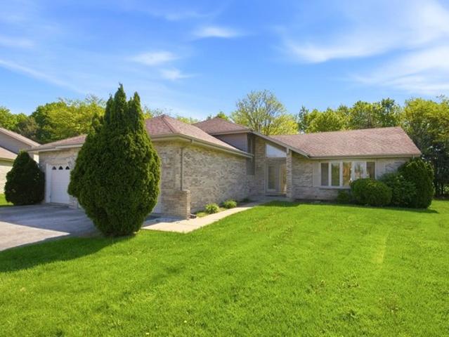 301 Providence Dr, Matteson, IL 60443