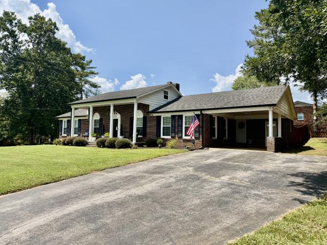 301 Roberta Ln