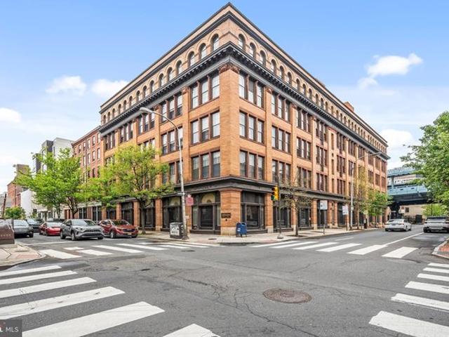 301 Race St Apt 317, Philadelphia, PA 19106