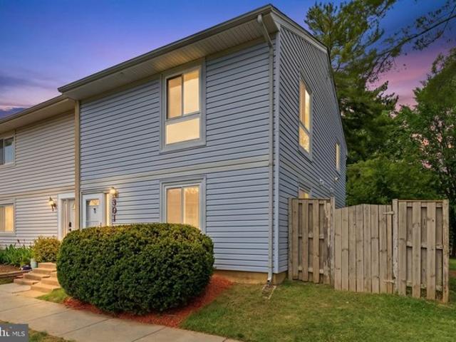 301 Reneau Way, Herndon, VA 20170