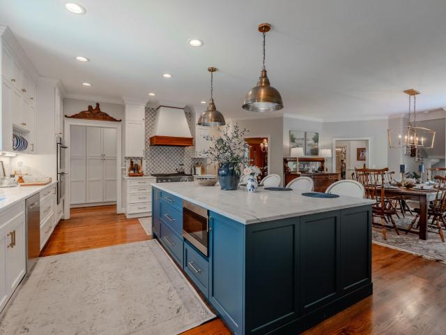 301 Rivercrest Drive