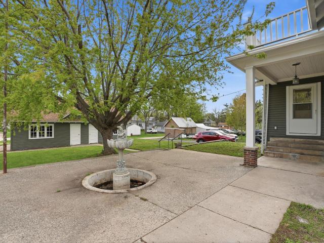 301 W 4th Street