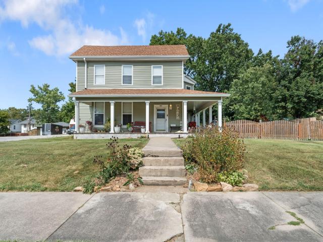 301 W 5TH ST