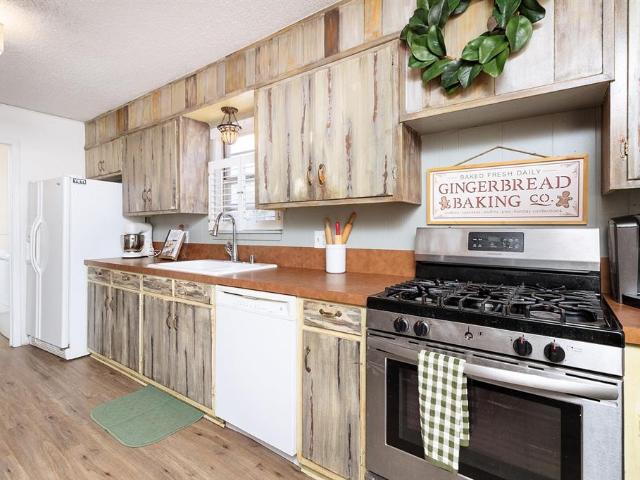 301 W 7th Street
