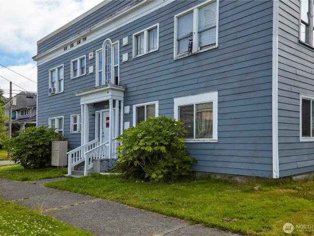 301 W 3rd Street