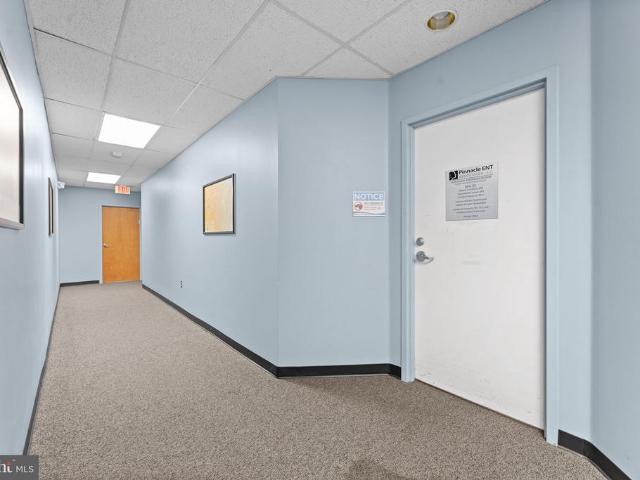 301 W Chester Pike # 101